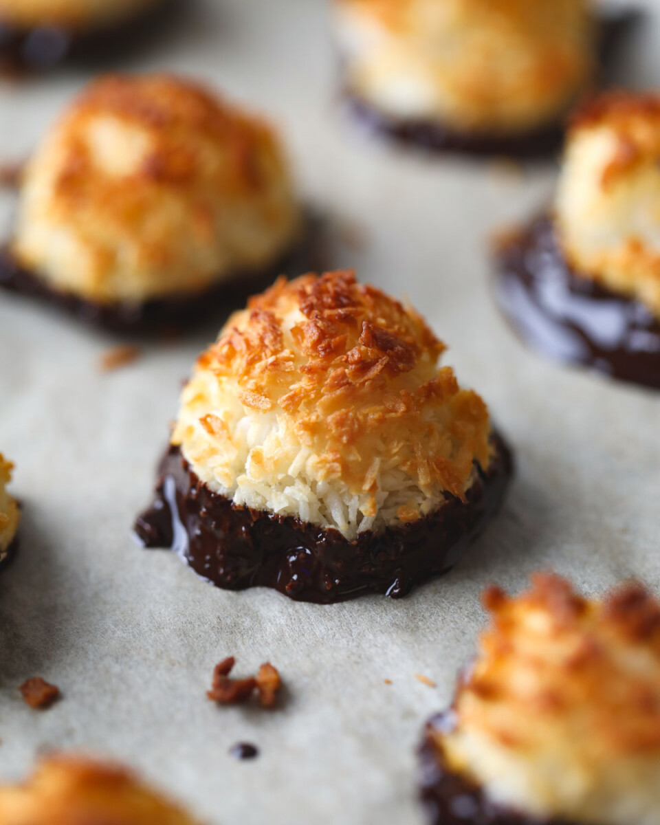 Coconut Macaroons (4 Ingredients) - All Nutritious